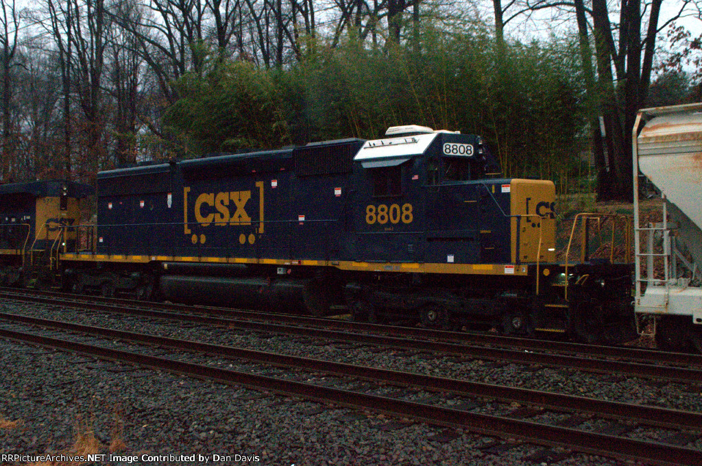 CSX SD40-2 8808 in YN3b paint trails on Q438-13